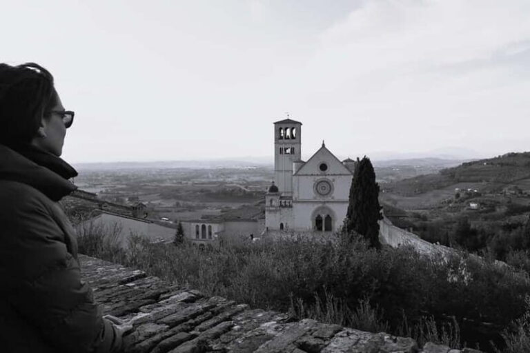 Assisi: Private or Group Photo Session with a Local - What to Expect During the Tour