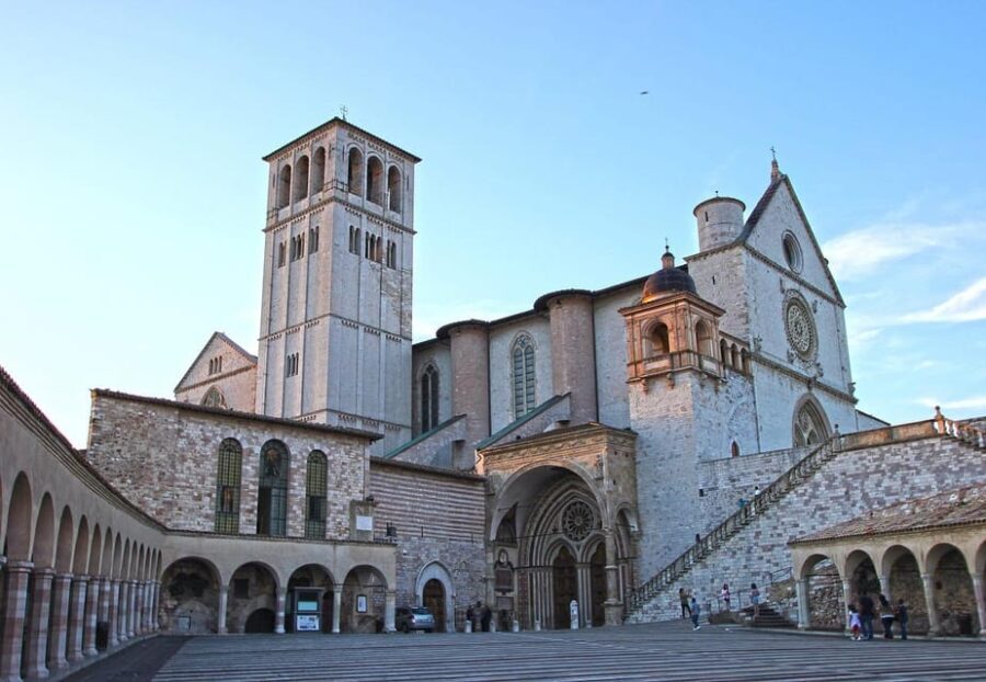 Assisi: The life of Saint Francis by Tuk Tuk, Italian driver - Who Should Consider This Tour?