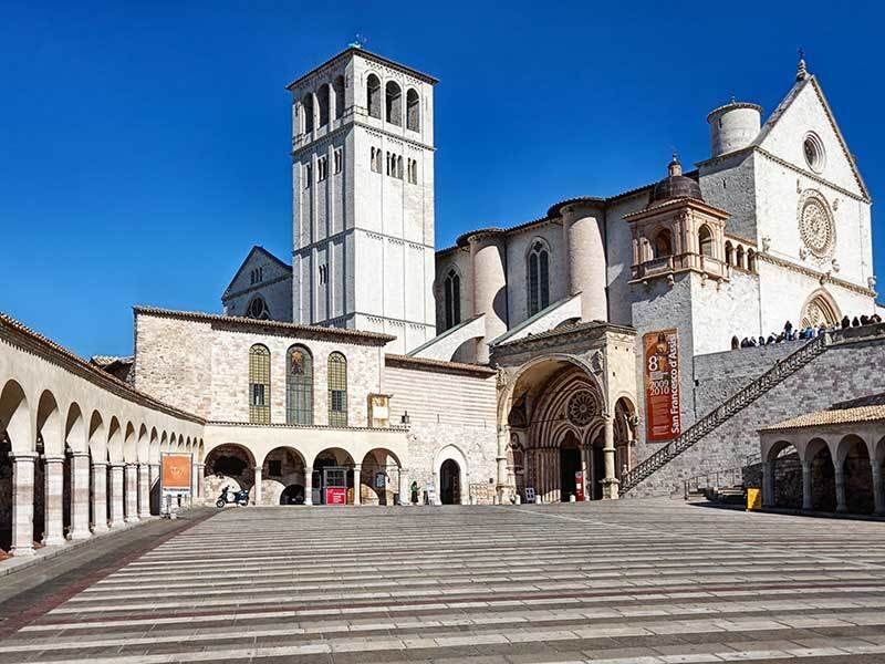 Assisi: Walking Tour with St. Francis Basilica Visit - What You Can Expect