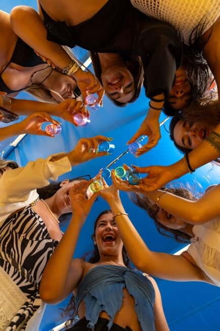 Athens: 3 Islands Cruise with Swimming. DJ, Lunch & Drinks - Atmosphere and Entertainment