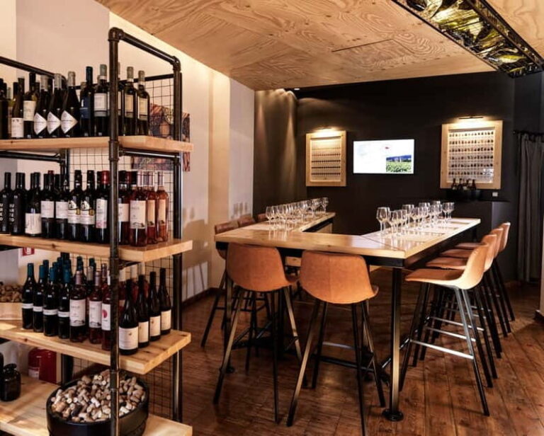 Athens: Acropolis Wine Tasting with Cheese and Olives - A Well-Rounded Experience