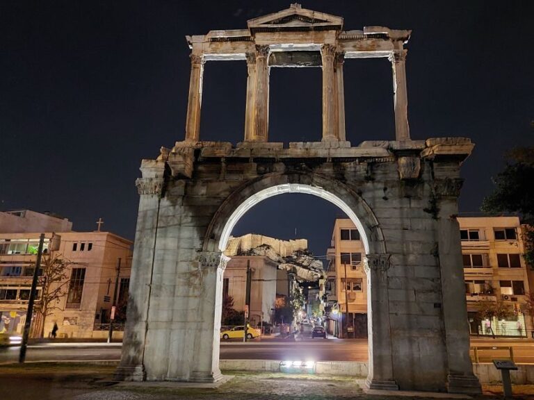 Athens: City Highlights Nighttime Walking Tour in Spanish - Why You’ll Love This Night Tour