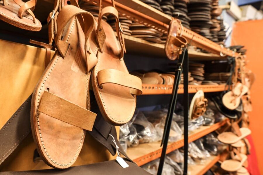 Athens: Local Markets with Artisanal Crafts Walking Tour - The Experience’s Strengths and Considerations