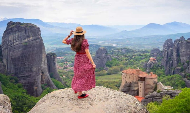 Athens: Meteora Monasteries Day Trip with Caves and Lunch - What to Expect from the Tour