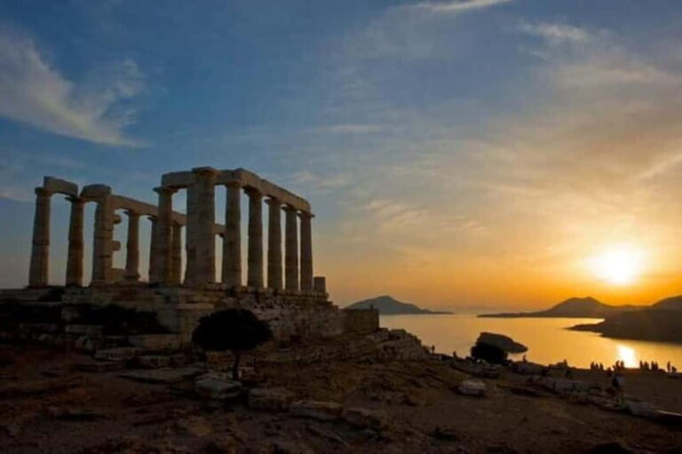 Athens: Swimming Attica Beaches, Sounio and Vouliagmeni Lake - Lunch with a View: Savoring the Coast