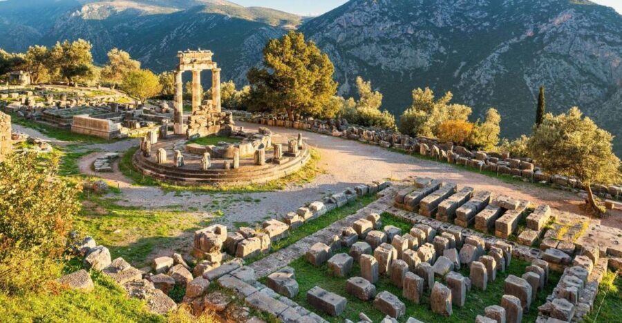 Athens: Thermopylae, Delphi & Meteora Private Tour with Meal - The Experience: What Makes It Special