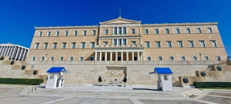 Athens: Walking Tour with Shopping, Coffee, and Snacks - How This Tour Works: An In-Depth Look
