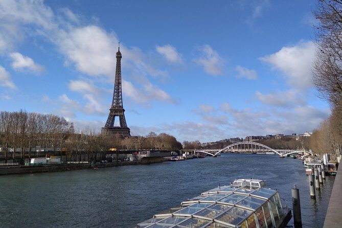 Audioguide - The Eiffel Tower and its secrets - Who Will Love This Tour?