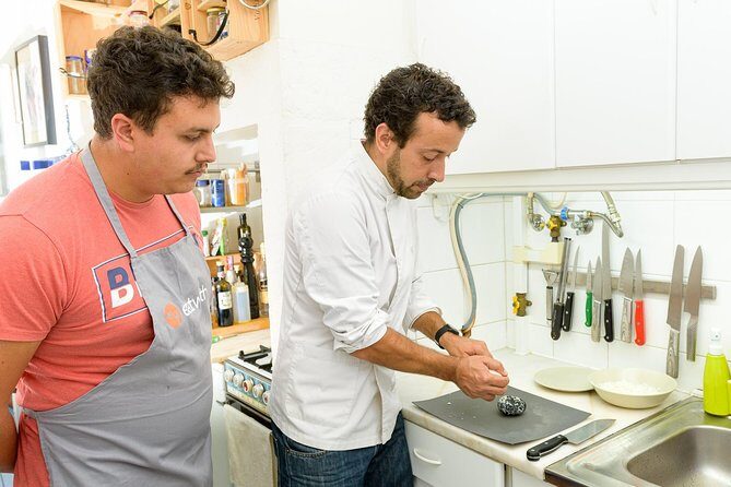 Authentic Portuguese Cooking Class and Dinner in a Lisbon Home - The Atmosphere and Small Group Dynamics