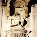 Avignon: The Night Amble Between Bourgeois and Christians - What to Expect from the Experience