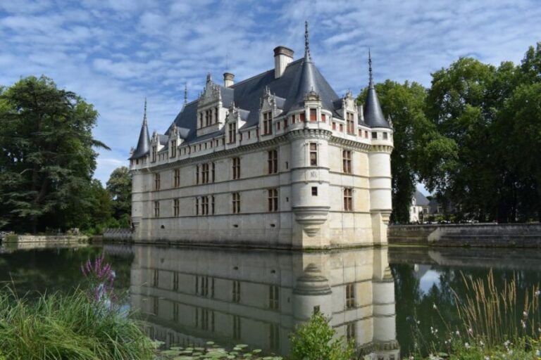 Azay-le-Rideau Castle: Private Guided Tour with Ticket - The Itinerary Breakdown
