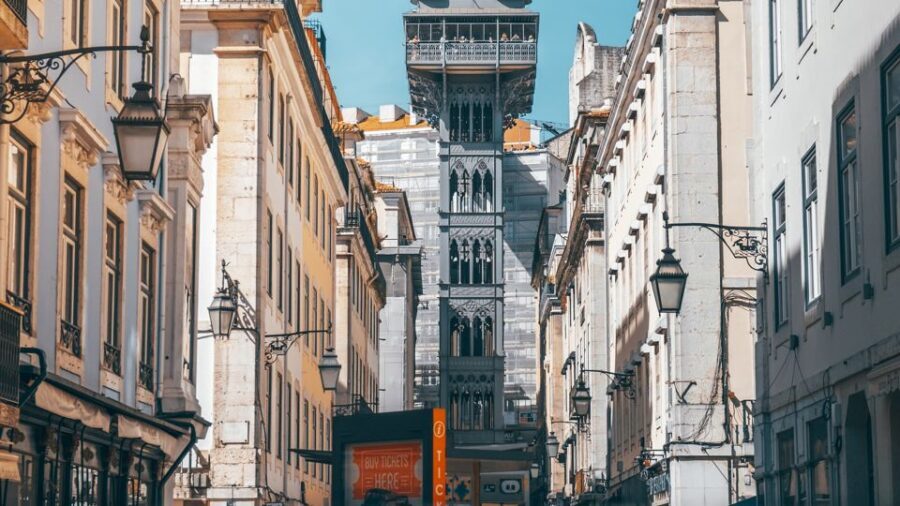 Bairro Explorations: Lisbon's Colorful Neighborhood Tour - The Experience: What Works Well