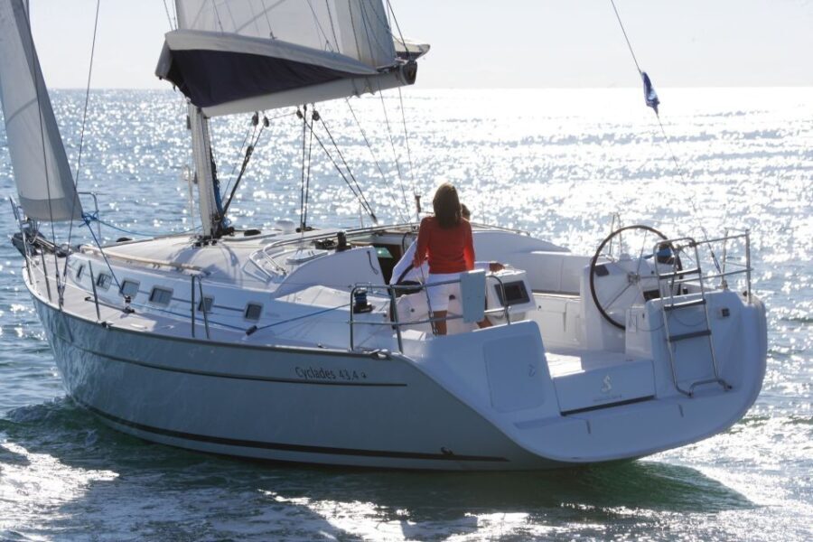 Barcelona: 2-Hour Private Boat Cruise - The Experience in Detail