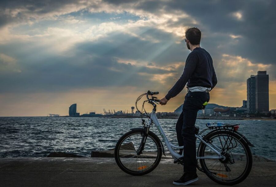 Barcelona: 4-Hour E-Bike Photography Tour - Itinerary Breakdown: What to Expect During the Tour