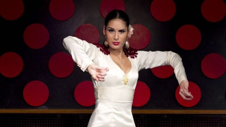 Barcelona: 4-Hour Tapas Evening Tour and Flamenco Show - Who Will Love This Tour?