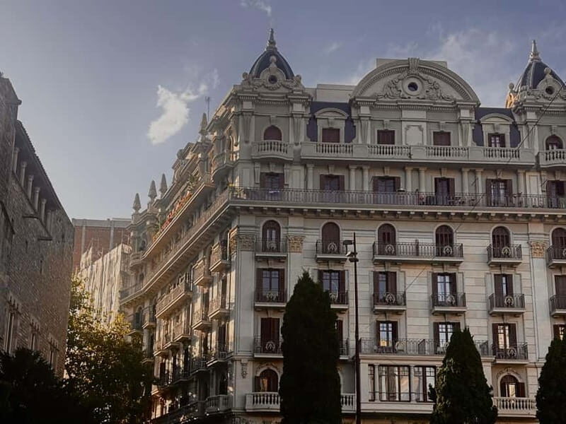 Barcelona: Adventure photo shoot tour in German/English - The Value of an Authentic Photo Tour