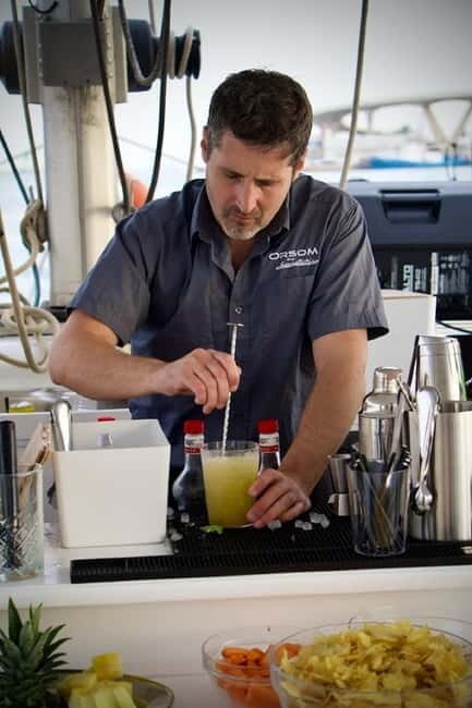 Barcelona: Afternoon on a Catamaran with Cocktails and Live Music - Why This Tour Works Well