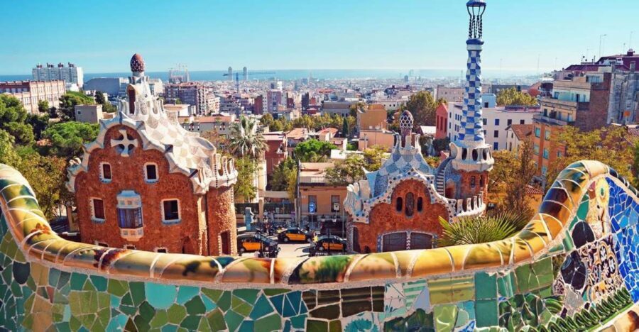 Barcelona Audioguide - TravelMate app for your smartphone - The Experience in Practice: Walking Through Barcelona’s Highlights