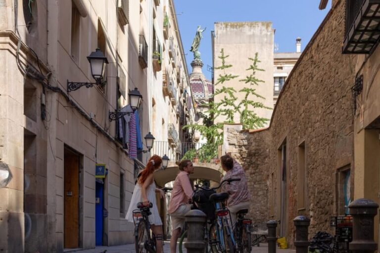 Barcelona: City Highlights Bike Tour with Locals - The Itinerary Breakdown