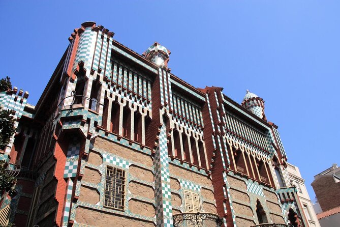 Barcelona Full Day: Sagrada Familia and the 3 Gaudí Houses - Key Points
