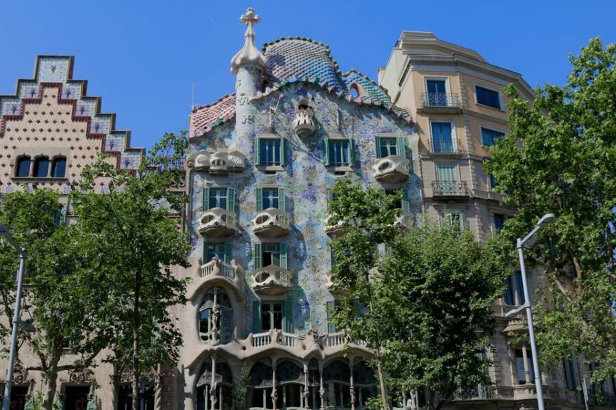 Barcelona: Gaudís Masterpieces and Modernism Private Tour - Analyzing the Experience