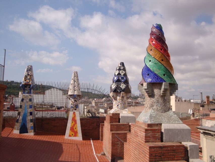 Barcelona: German City Tour from Gaudí's Perspective - What the Tour Offers in Practical Terms