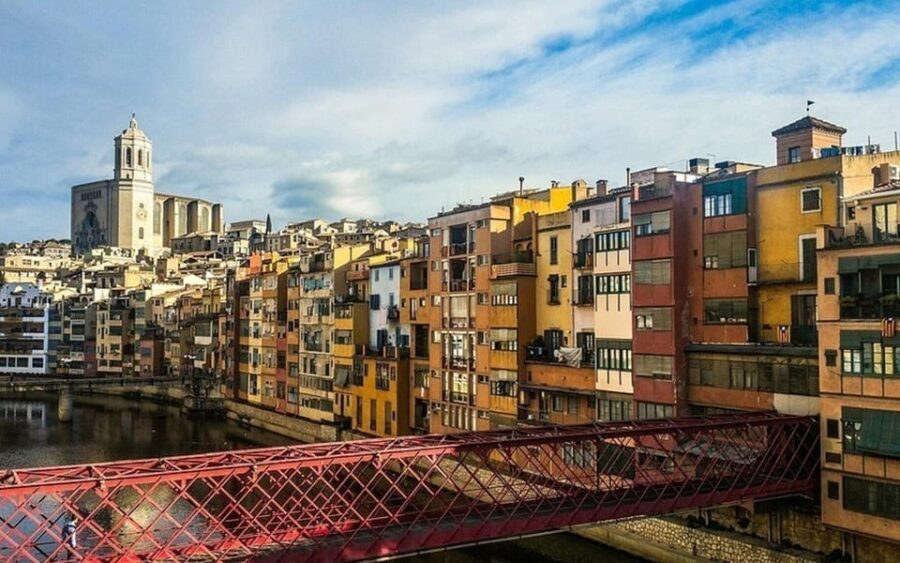 Barcelona: Girona Private Day Trip with Local Guide - Exploring Girona’s Historic Heart