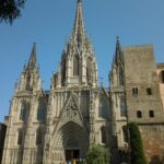 Barcelona: Gothic Quarter Legends Walking Tour with Tapas - Exploring Iconic Architectural and Historical Marvels