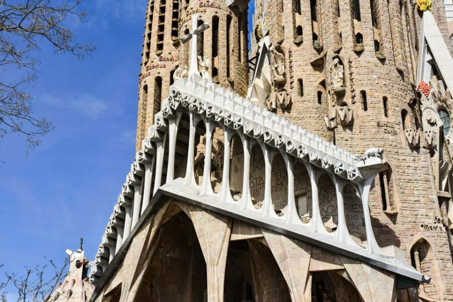 Barcelona: Guided tour e-bike Barcelona historical and modernist Barcelona - Who Will Get the Most Out of This Tour?