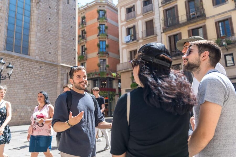 Barcelona guided tour in French - The Itinerary: A Closer Look