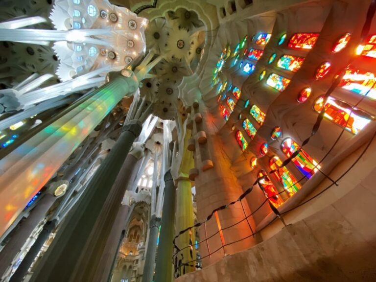 Barcelona: Guided Tour of Sagrada Familia - Authentic Insights from Reviews