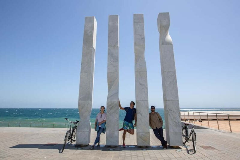 Barcelona Highlights Bike Tour - Key Points
