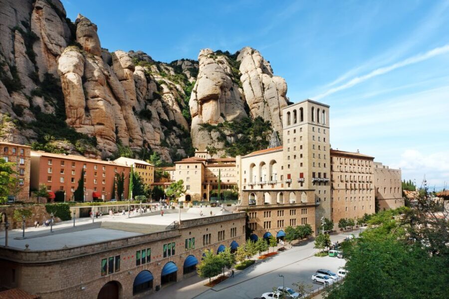 Barcelona Highlights City Tour and Montserrat Excursion - Transportation and Timing: Why They Matter