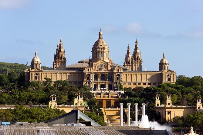 Barcelona Highlights Guided Tour with Monjuic Cable Car - Key Points