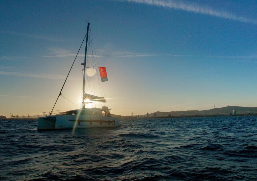 Barcelona: Lunch or Dinner on the Mediterranean Sailing Tour - Why This Tour Works Well