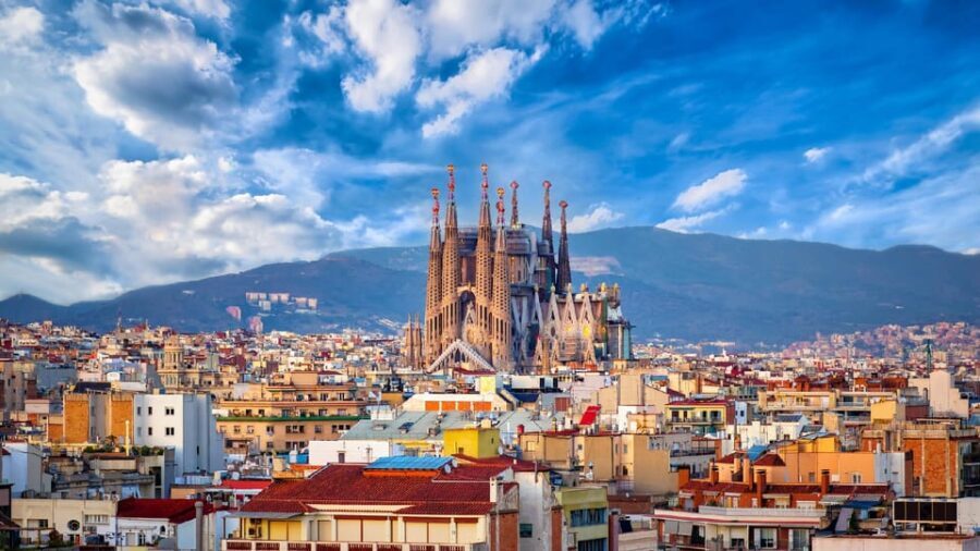 Barcelona: Modernism Gaudi Architectural Walking Tour - Discovering Barcelona’s Modernist Gems