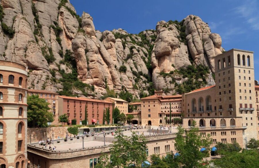 Barcelona: Montserrat & Sagrada Familia Guided Tour - The Itinerary and What to Expect