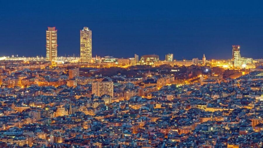 Barcelona: Night Walking Tour in the Heart of the Movida - What the Reviews Say