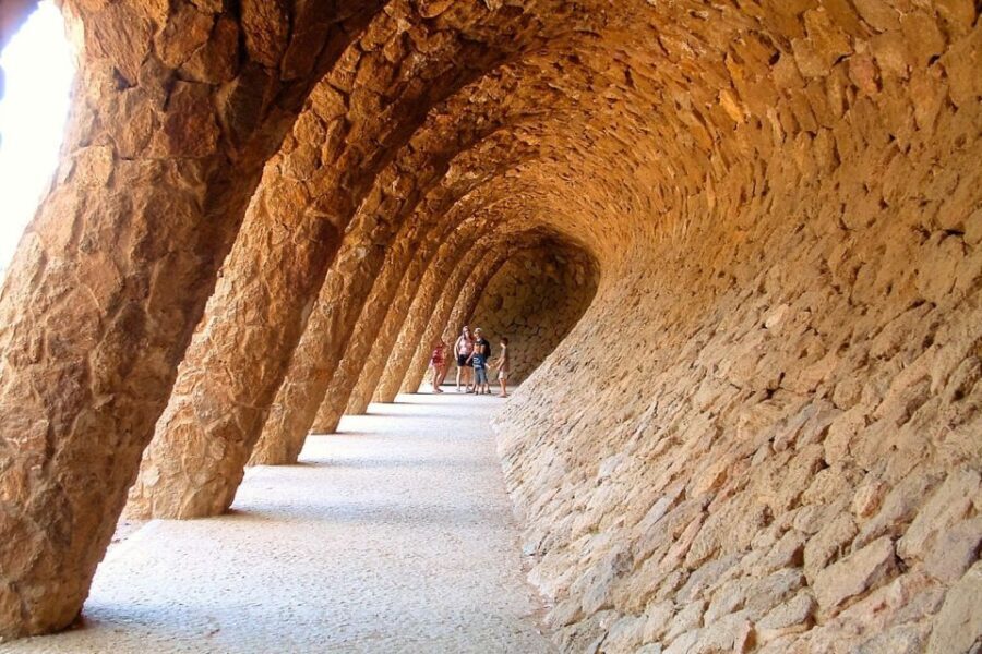 Barcelona & Park Güell: Private Half-Day Tour with Pickup - What’s Included and What’s Not