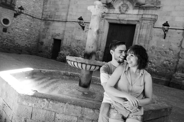 Barcelona: Photoshoot Tour Old Town - Who Will Get the Most From This Experience?