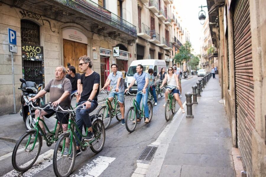 Barcelona: Private Bike/eBike Tour & Sagrada Familia Tickets - Comprehensive Review: What Makes This Tour Stand Out?