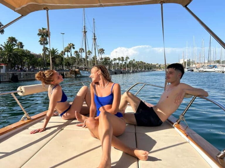 Barcelona: Private Classic Yacht Tour with Drinks - Why This Tour Works