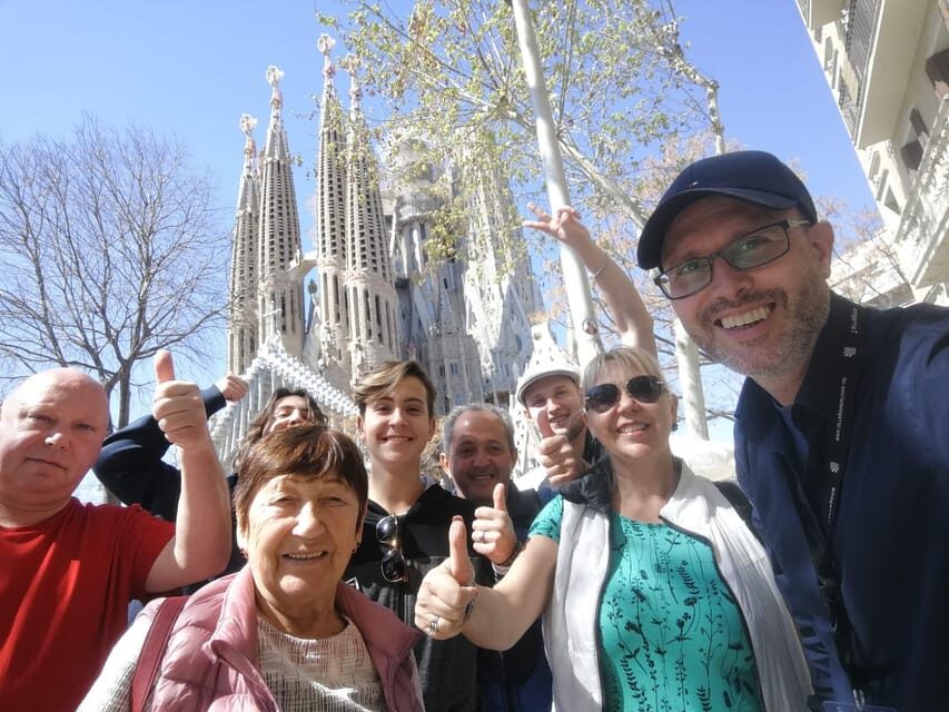 Barcelona Private Highlights Tour with Sagrada Familia - A Day of Highlights — Detailed Itinerary