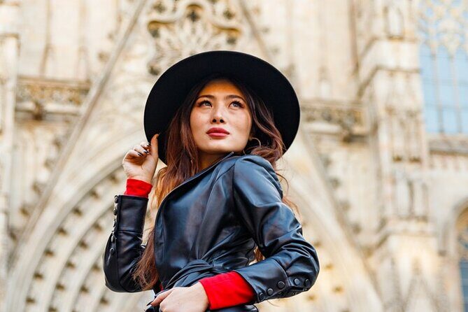 Barcelona Private Photoshoot at Cathedral & Kiss Wall - Exploring the Itinerary: What You Can Expect