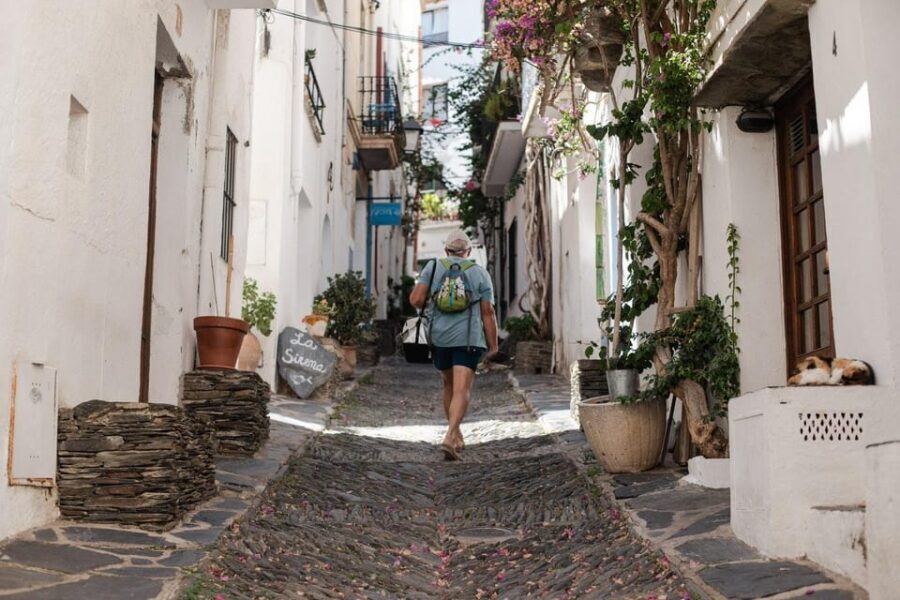 Barcelona: Private Tour Besalú - Girona and "Diamond Head" of Catalonia - Exploring Besalú: Medieval Charm and History