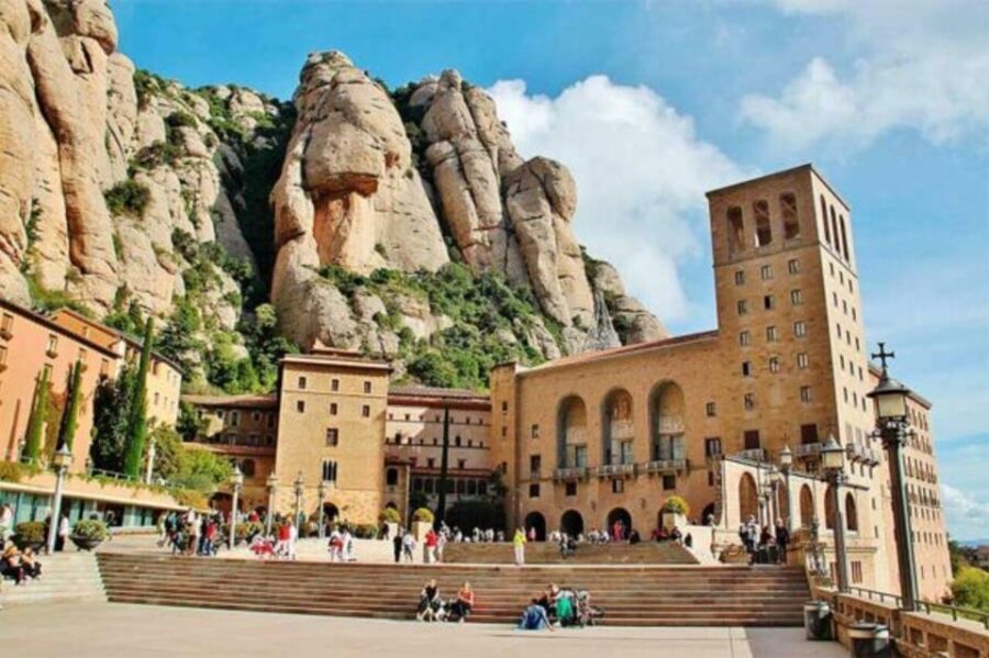 Barcelona: Private Tour Castles, Salt, Montserrat and Wines - Why This Tour Is Worth the Price