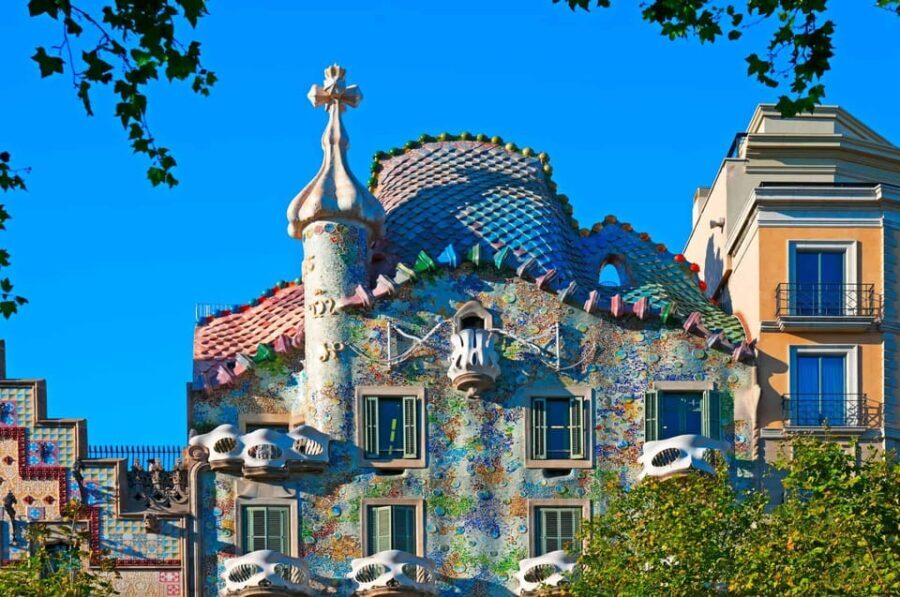 Barcelona: Private Tour of Casa Batllo with Reserved Access - The Guided Outside Briefing: Setting the Stage