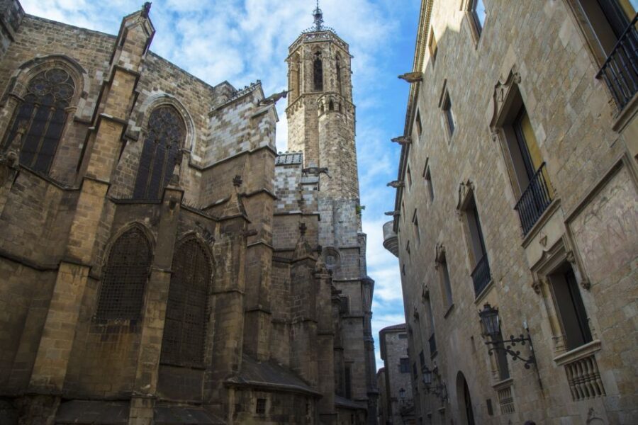 Barcelona: Private Tour of the Gothic Quarter - Authentic Touches from Recent Travelers