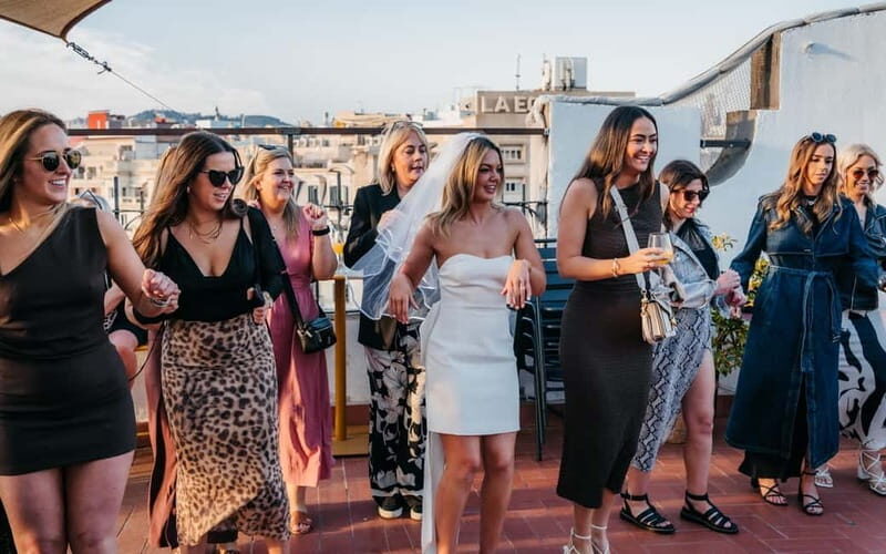 Barcelona: Rooftop Salsa Class with Bottomless Sangria - Why This Experience Works Well for Travelers