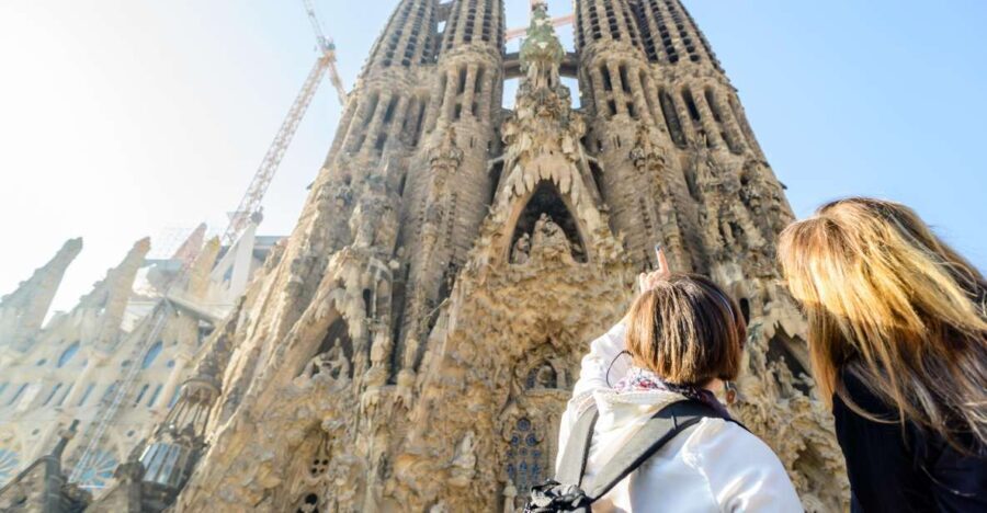 Barcelona: Sagrada Familia Fast-Track Guided Tour - What to Expect from the Sagrada Familia Guided Tour